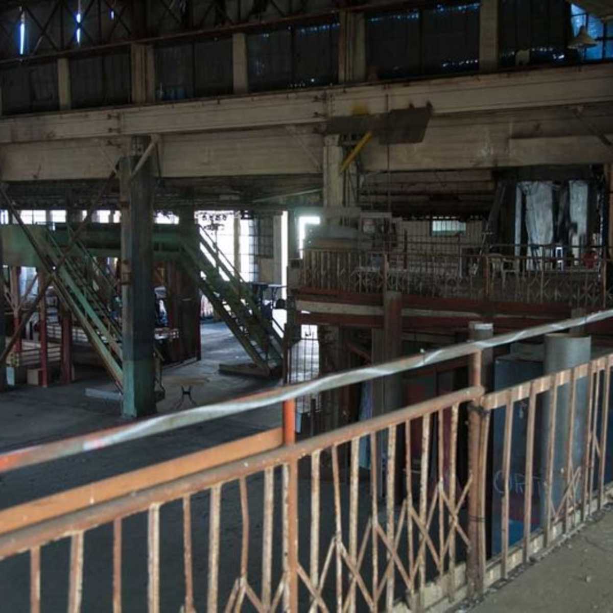 Downtown Amazing Industrial Warehouse , loft & parking lot, Rooftop ...
