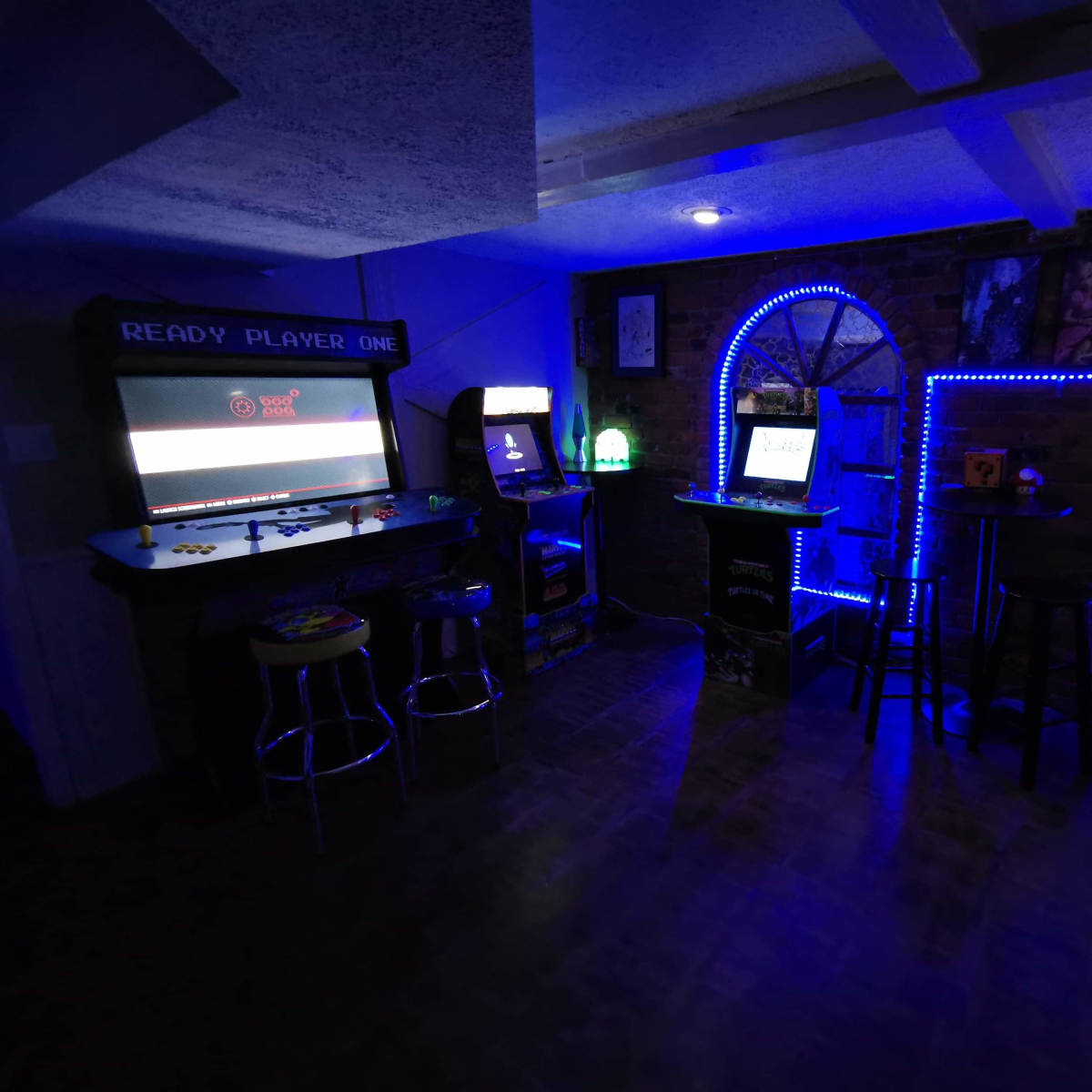 Retro Arcade Bar Lounge Suite, Hamilton | Event | Peerspace