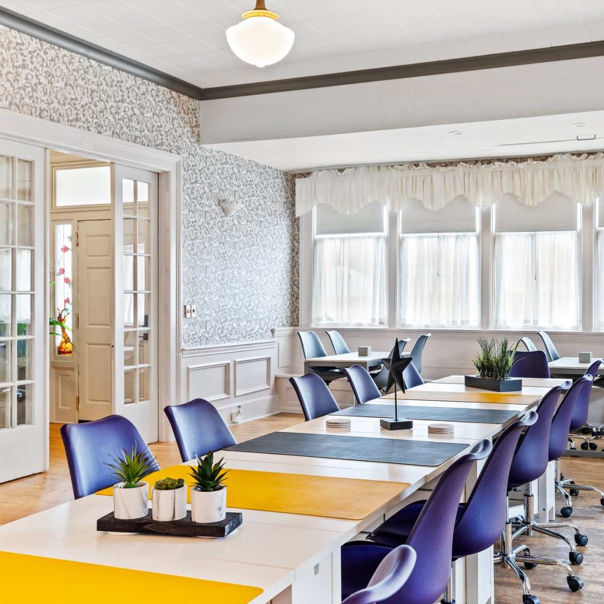 Work and Play Lounge | Charming & Unique Space That Combines the ...