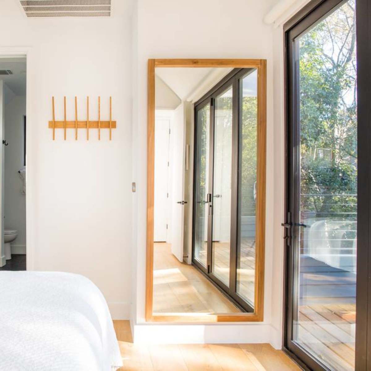 Bright modern home with large southern facing windows, Austin, TX ...