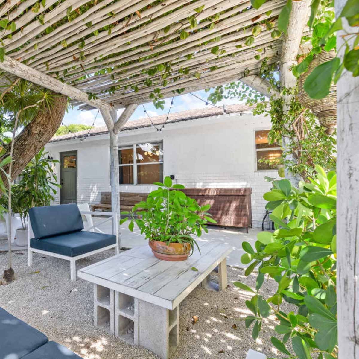 Creative work space outdoor oasis, Boynton Beach, FL | Production | Peerspace