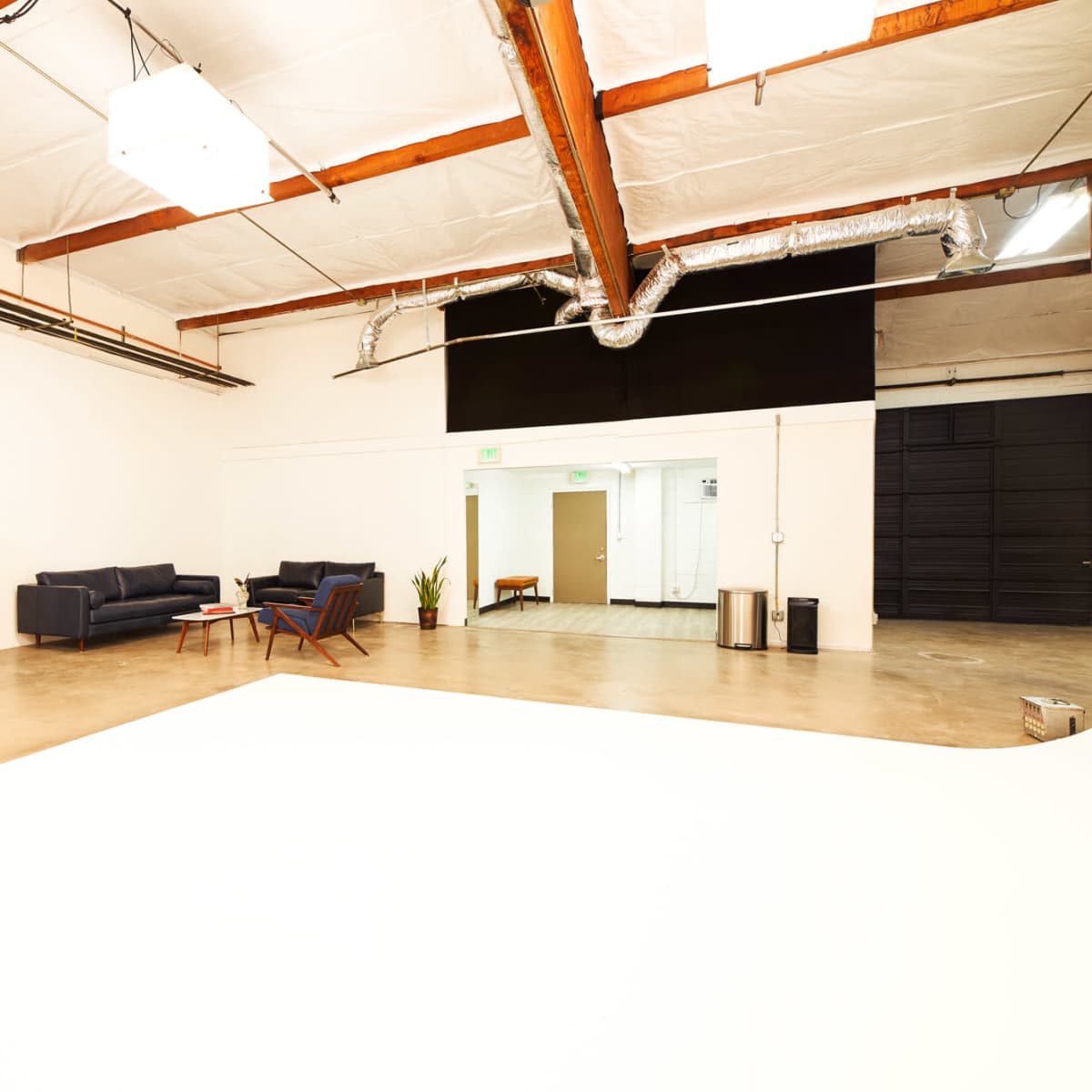 Valley Photo Studio W/Cyc - AC - Equipment Included - Located In Van ...