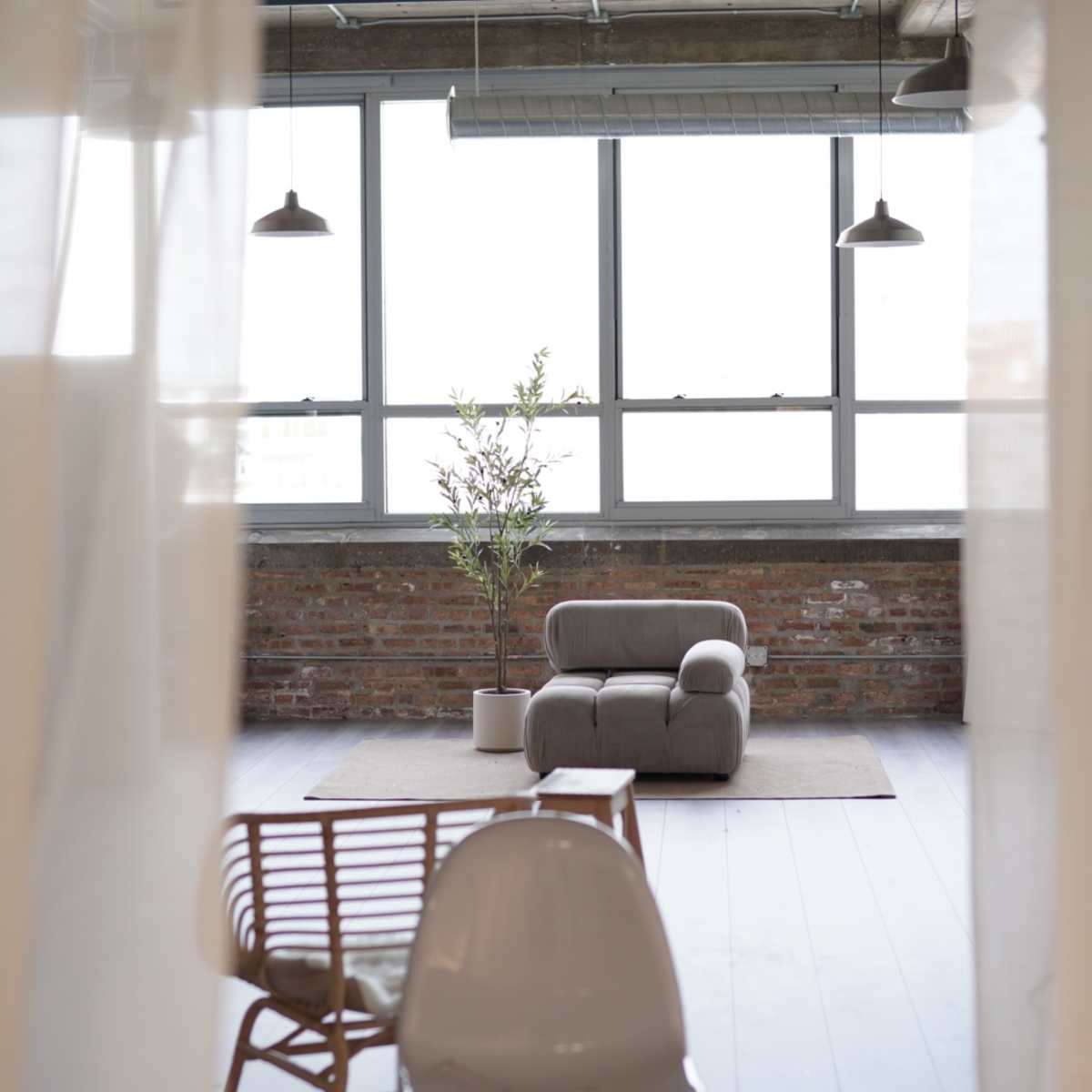 Aesthetic and minimalism space. Daylight photo studio, fully equipped ...