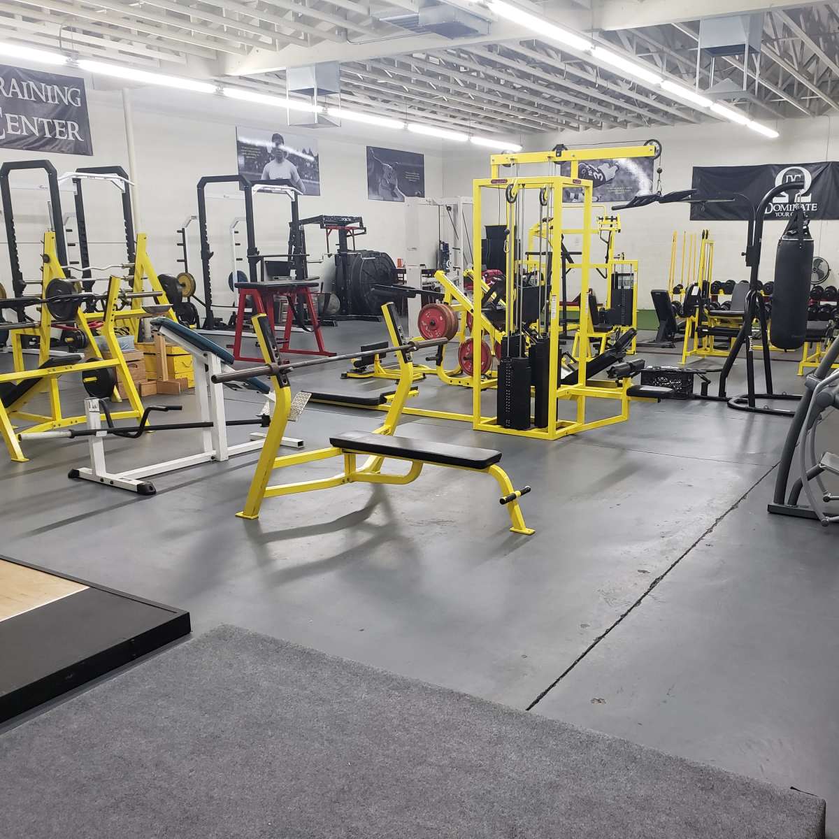 4000 sq ft Private Gym with great equipment for photo, film and events ...