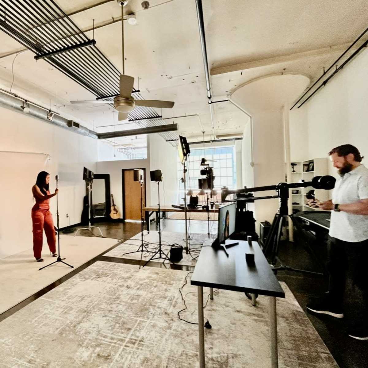 2,000 sq ft Loft studio space with 13ft ceilings and beautiful view of ...