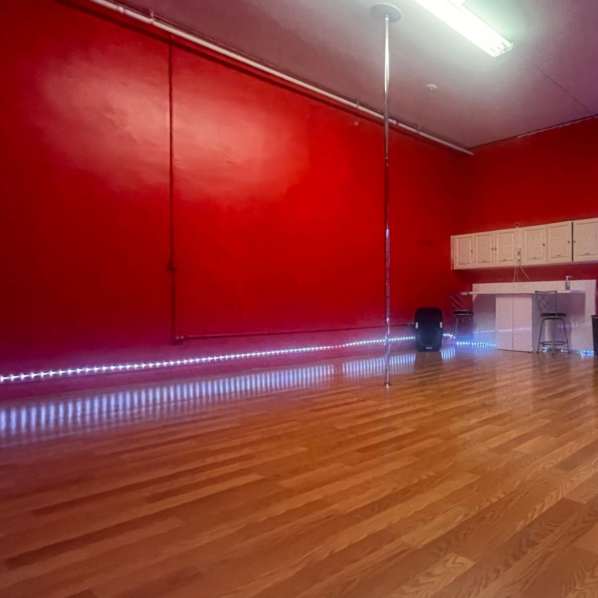 Pole Dance Studio, Chicago, IL | Event | Peerspace