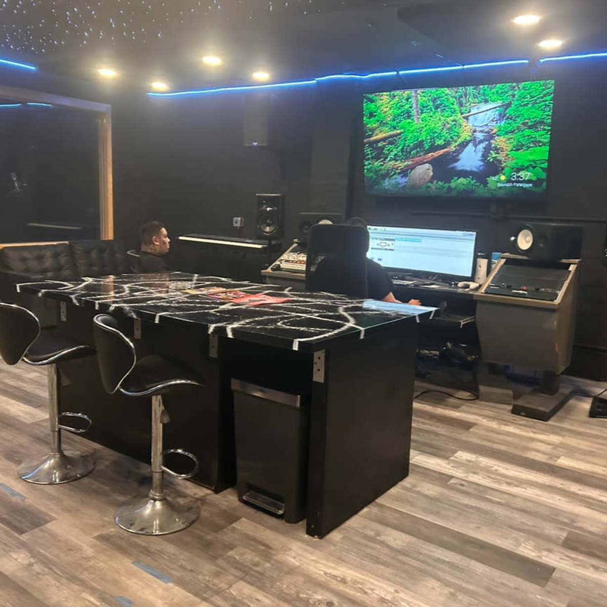 Spacious Luxury Recording Studio with top equipment, Los Angeles, CA ...