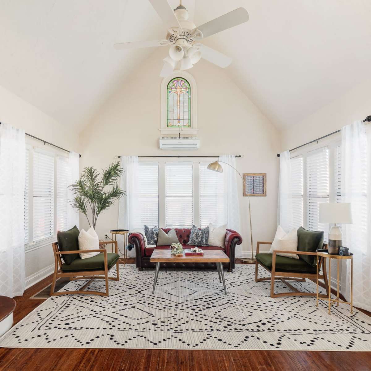 Crestwood Cathedral, Oklahoma city, OK | Off-Site | Peerspace