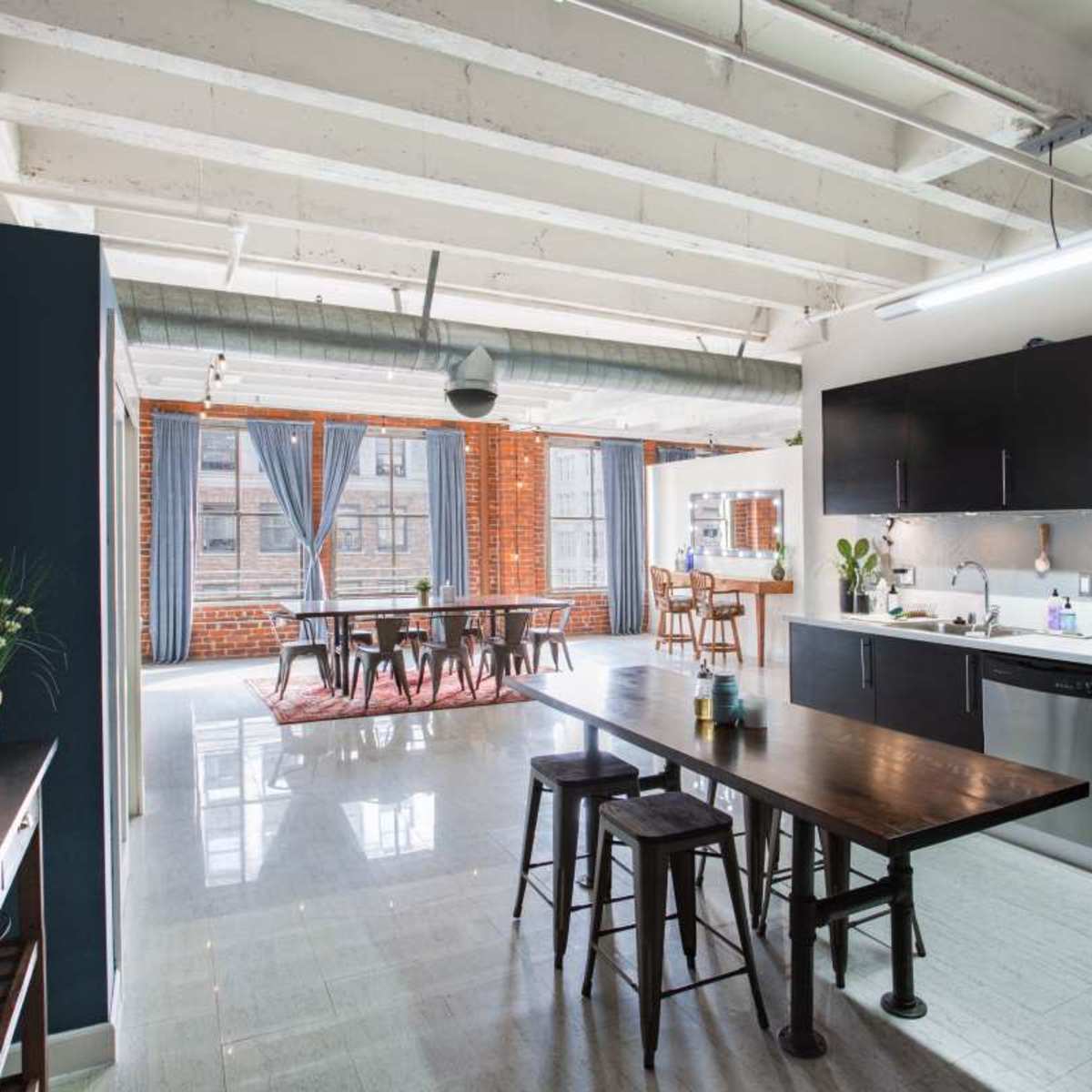 Light-filled New York Style Loft in DTLA with Rustic Library Room, Los ...