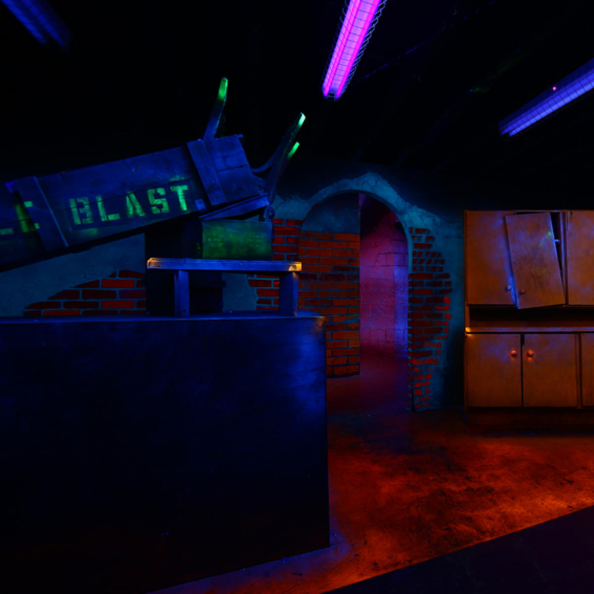 Battle Blast Laser Tag | Creative Production Black Light Laser Tag ...