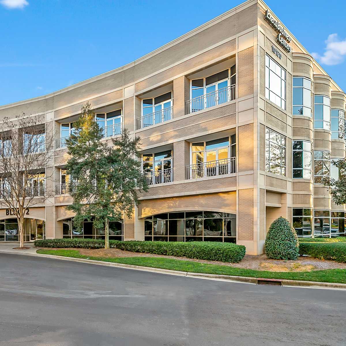 Fully Equipped Conference Room near University Area, Charlotte, NC ...