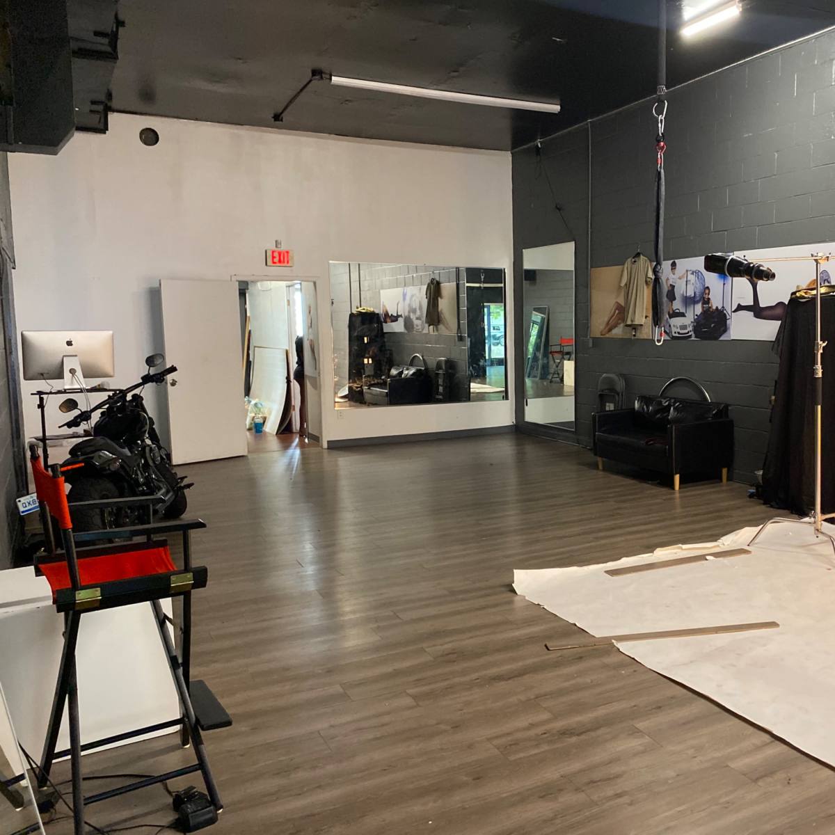 Oak Park Blackout Photography/Video Studio Space, oak park, MI ...