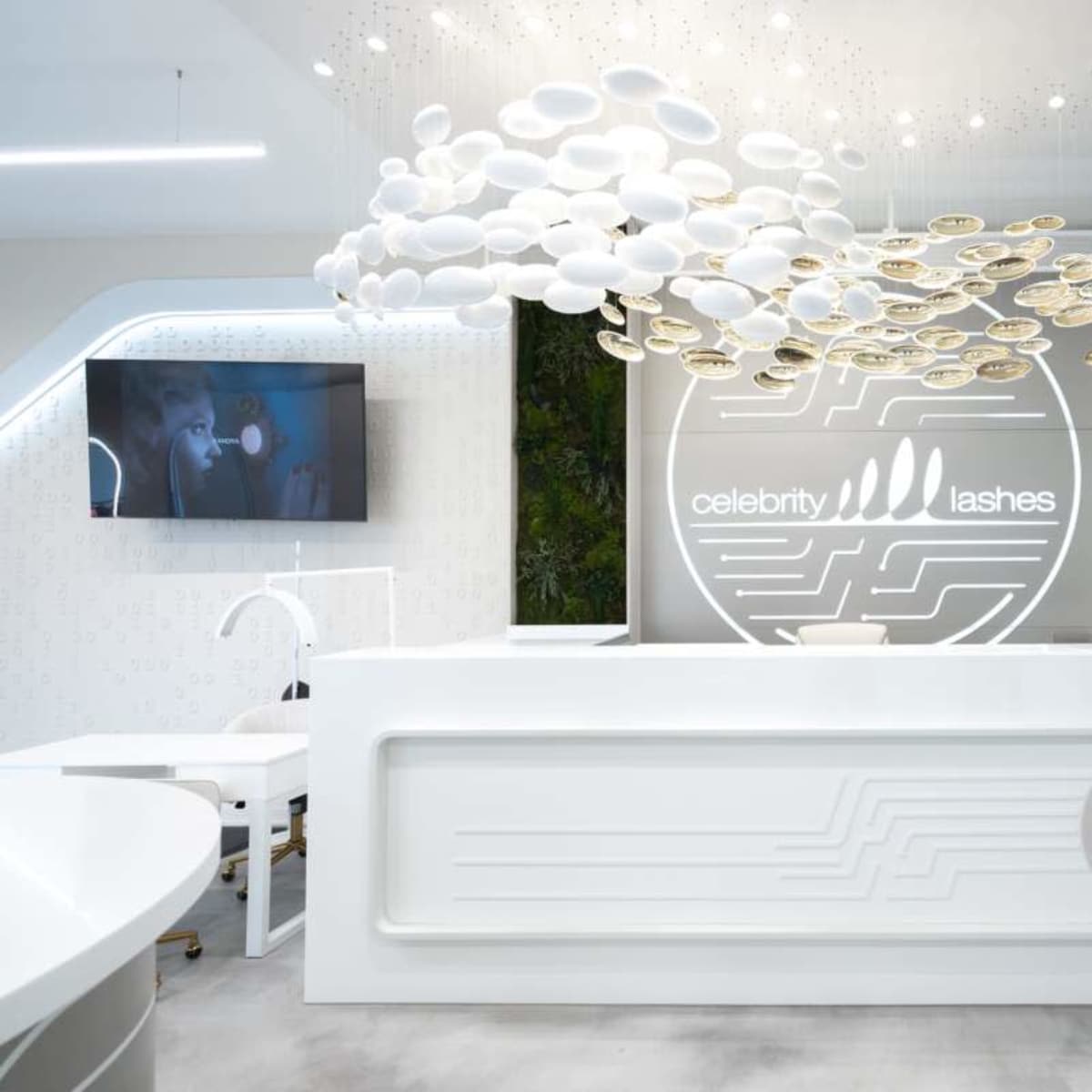"Experience Glamour at Our Beauty Bar: Chicago's Premier Destination ...