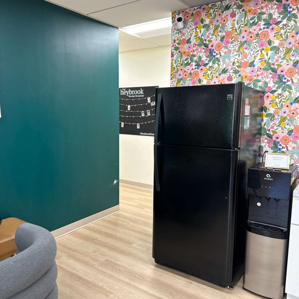 Large Open Studio + Lounge Area, Kirkland, WA | Event | Peerspace