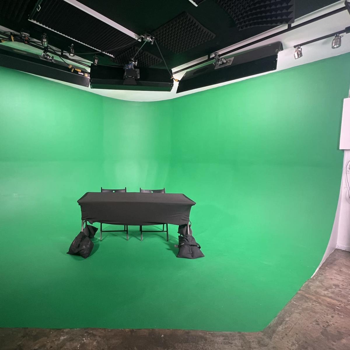 Green Screen Shooting space, Los Angeles, CA | Production | Peerspace