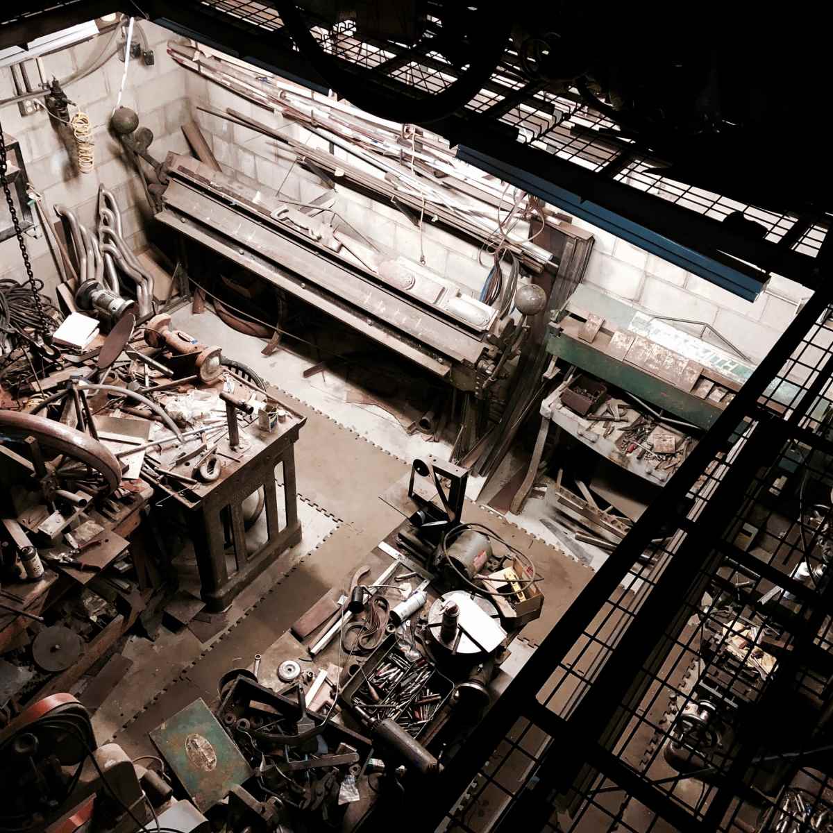 Auto Garage/Machine Shop, North Hollywood, CA | Production | Peerspace