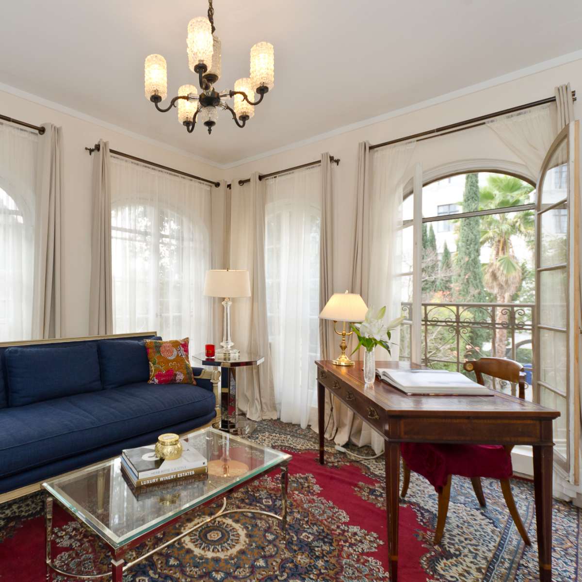 Posh European Style Hancock Park, Los Angeles, CA | Production | Peerspace