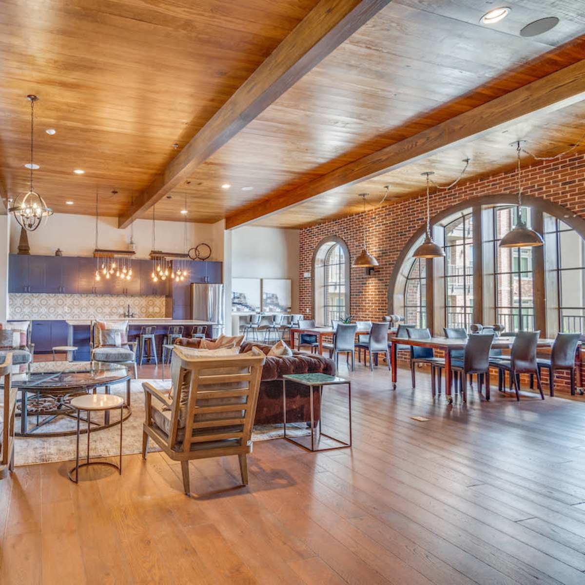 Elegant, Spacious Clubhouse in Outer Dallas, Farmers Branch, TX | Off ...