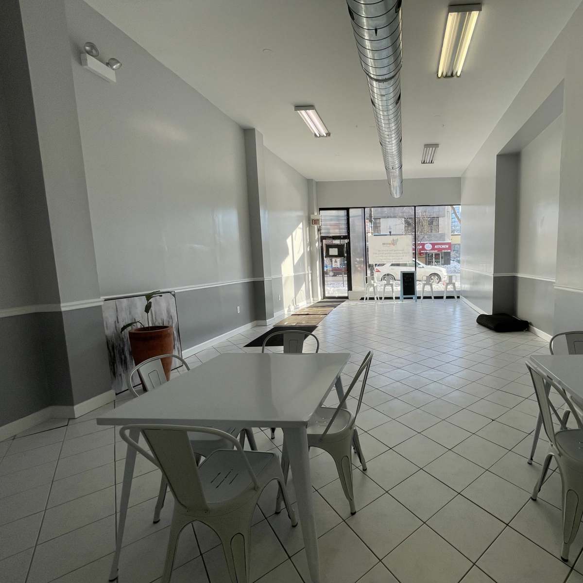 Spacious Industrial Storefront with Natural Lighting, Chicago, IL ...