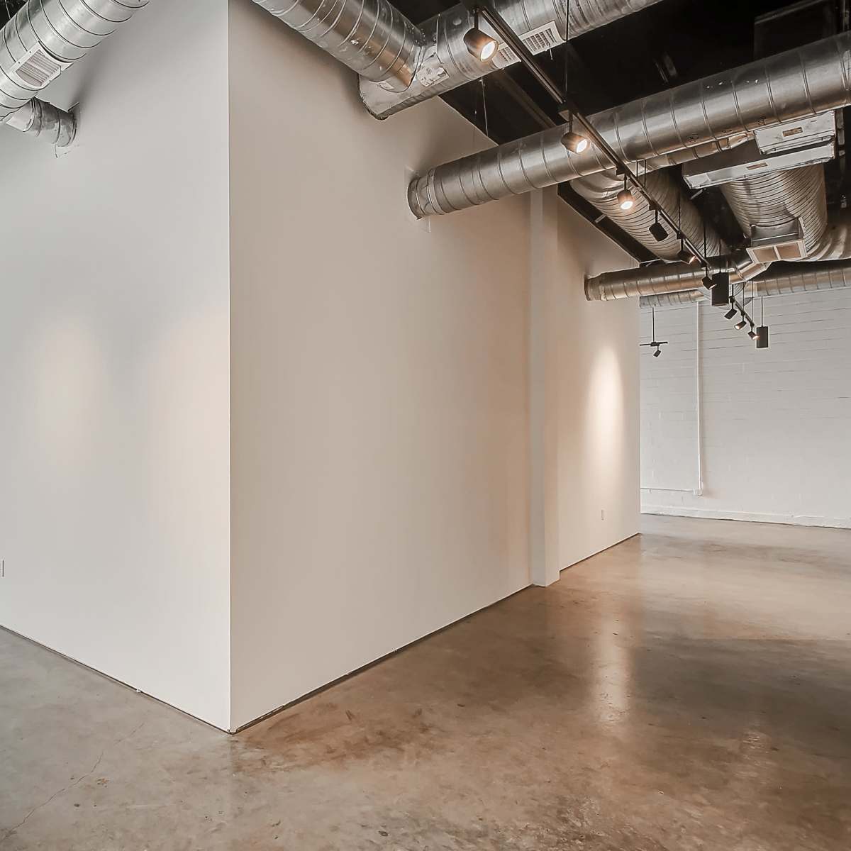 Elevate Creative Studios | Bright Minimilist Studio with Natural Lights ...