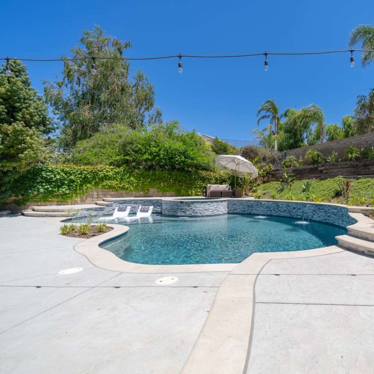 Home with pool, outdoor kitchen and fire pit area, Santa Clarita, CA ...