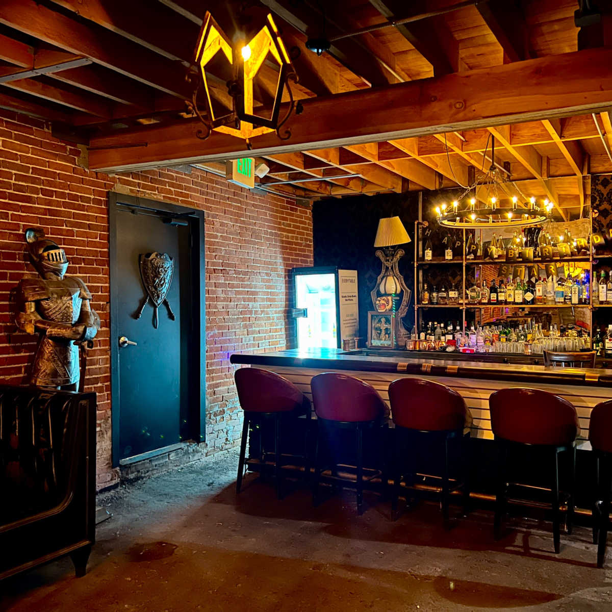 Dive Bar, Restaurant, Video and Photography standing sets, Los angeles, CA | Production | Peerspace