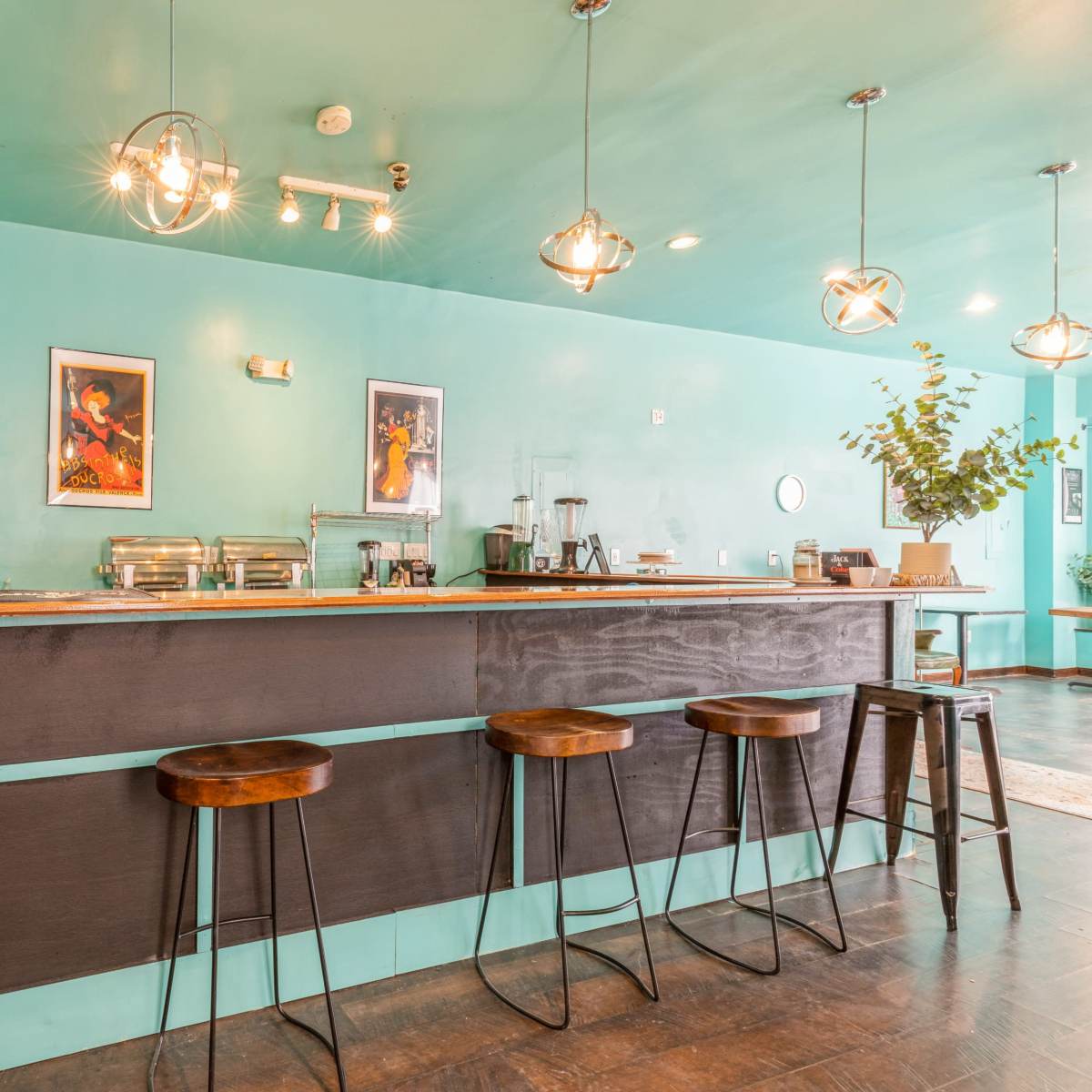 Beautifully Renovated Bright and Airy Storefront and Event Space in Bed ...