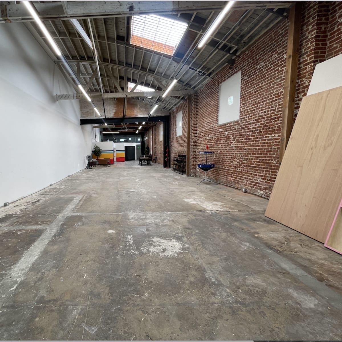 Large Funky Industrial Warehouse in Arts District, Los Angeles, CA ...