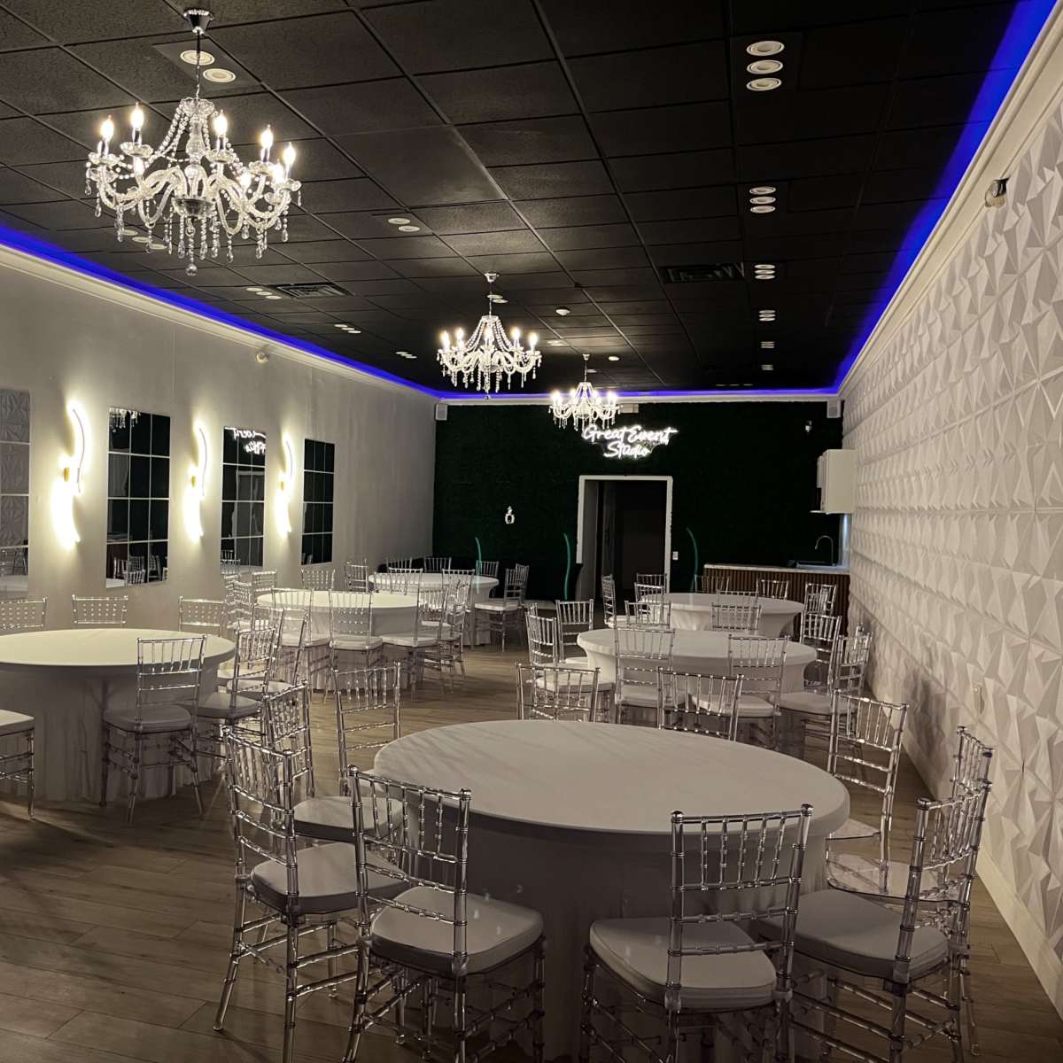 Modern classic event space in the Valley, Tarzana, CA | Event | Peerspace