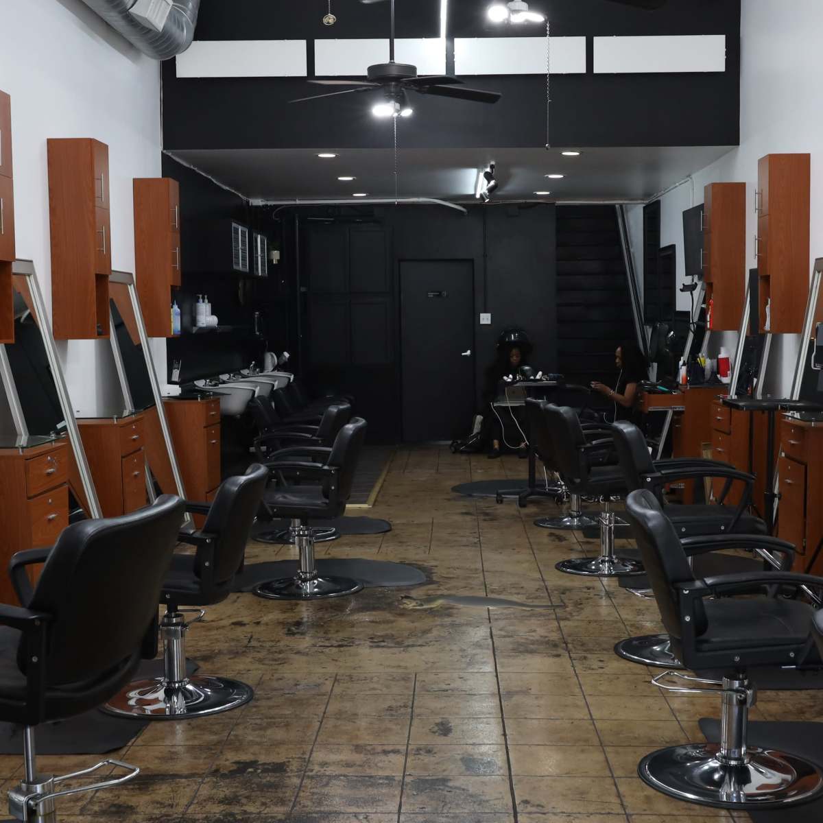 Trendy Hair Salon in Mid Wilshire, Los Angeles, CA | Production | Peerspace