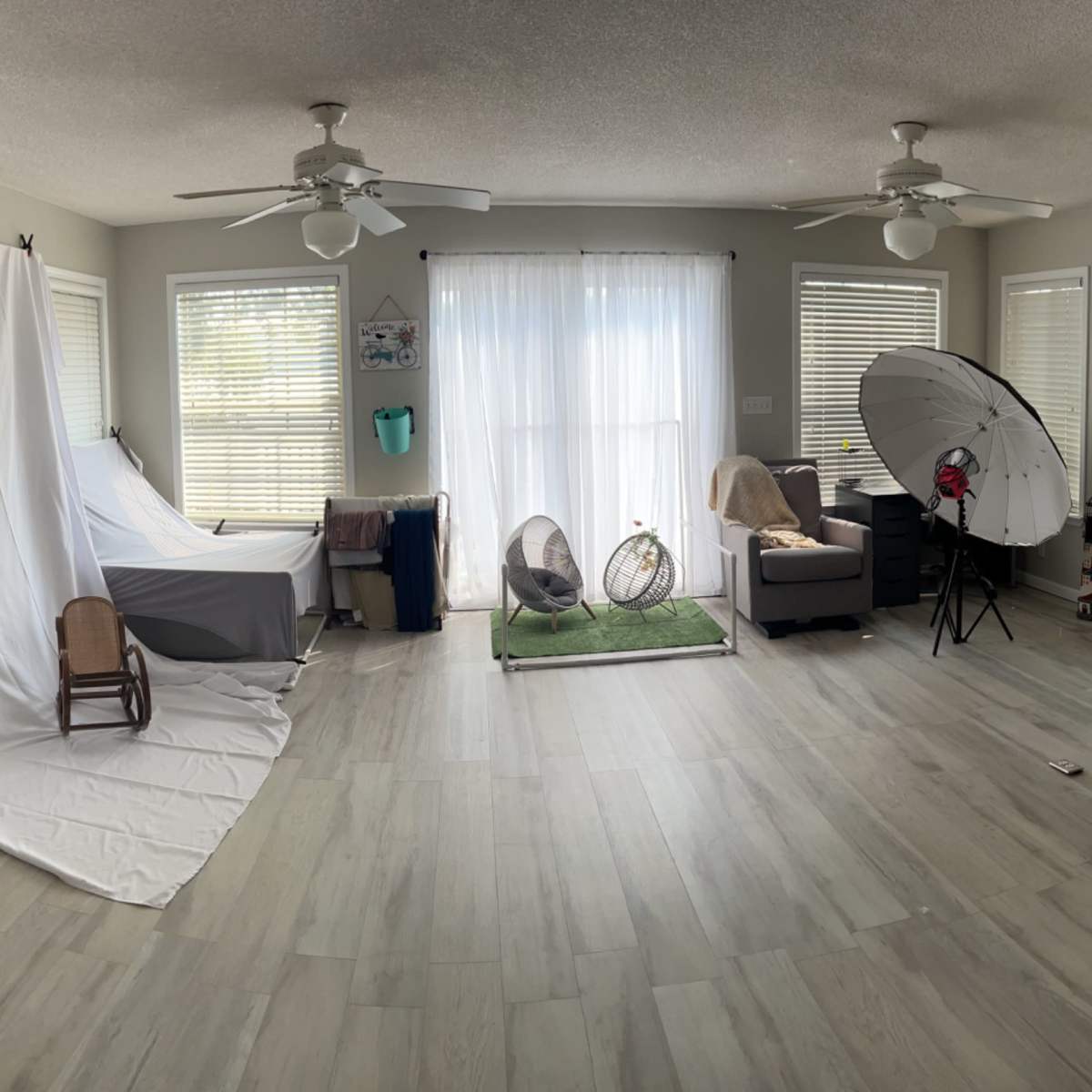 Cozy, Spacious Natural Light Photo Studio With Props and sets included ...