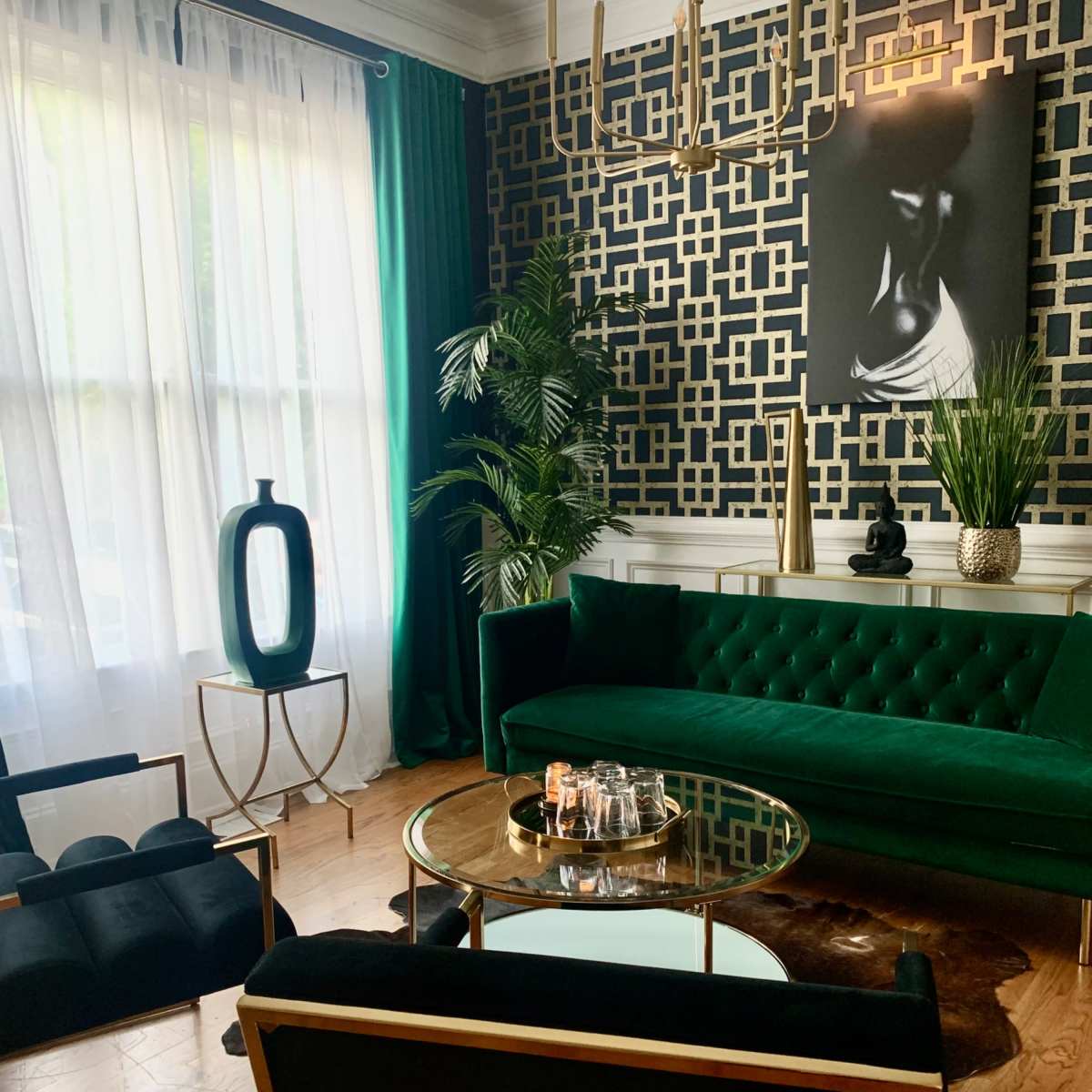 "Downtown Elegance: Luxury Retreat with Parlor, Stylish Bar, and ...