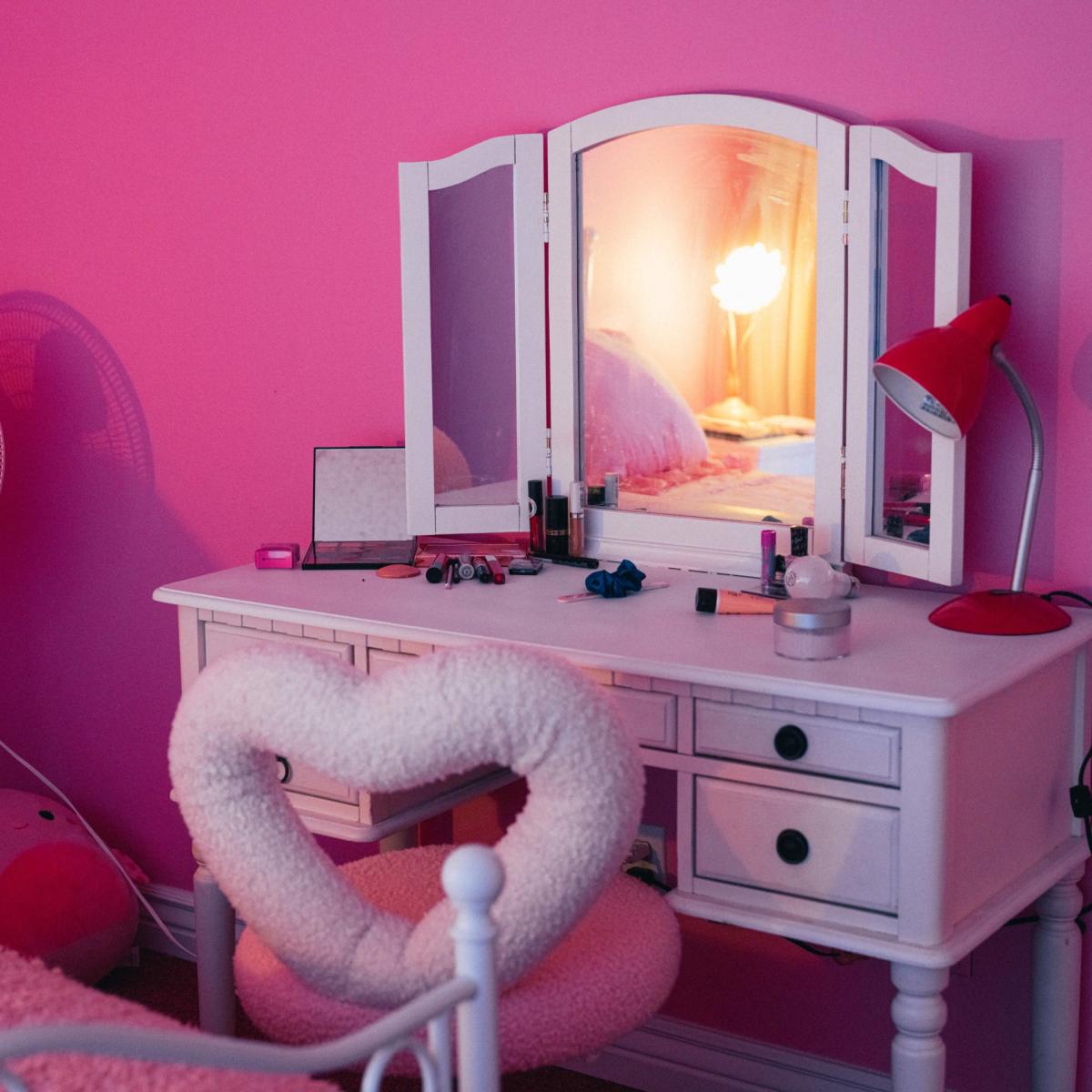90's / Y2K Pink Girl's Bedroom, Tempe, AZ | Production | Peerspace