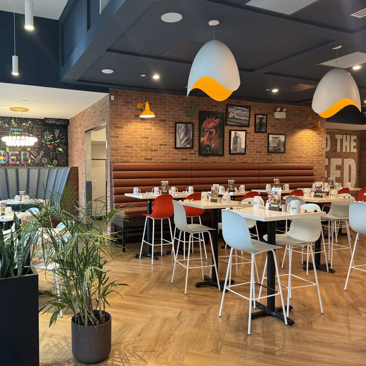 Spacious Restaurant in Core of Downtown Toronto, Toronto | Off-Site ...