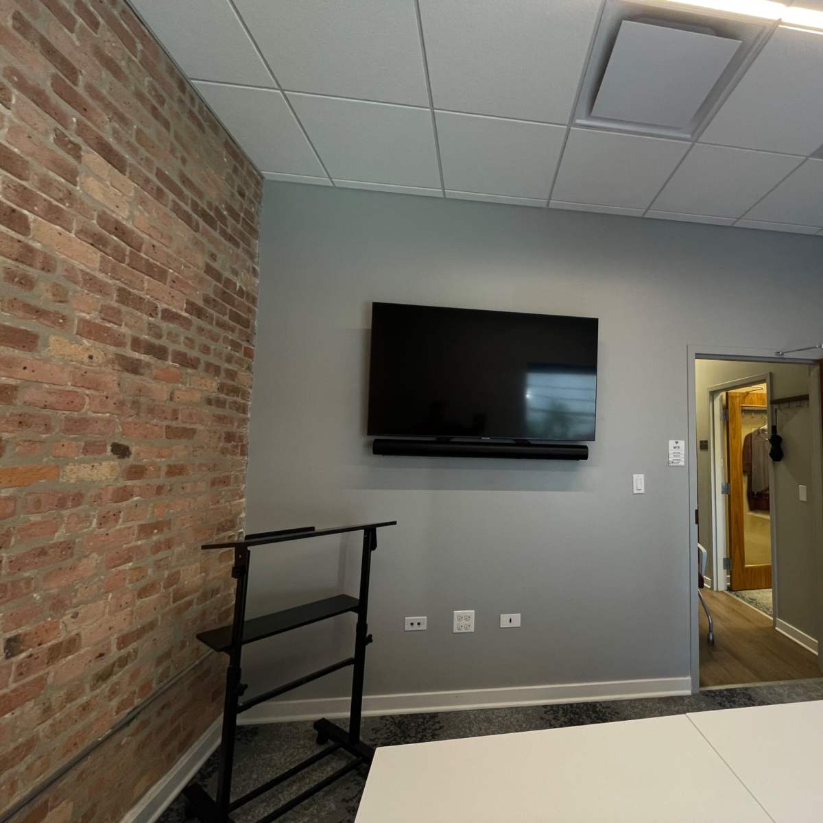 Lawrence and Madelyn Jenkins Conference Room, Chicago, IL | Production ...