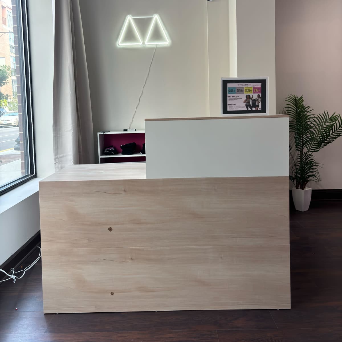 Urban modern studio, Chicago, IL | Event | Peerspace