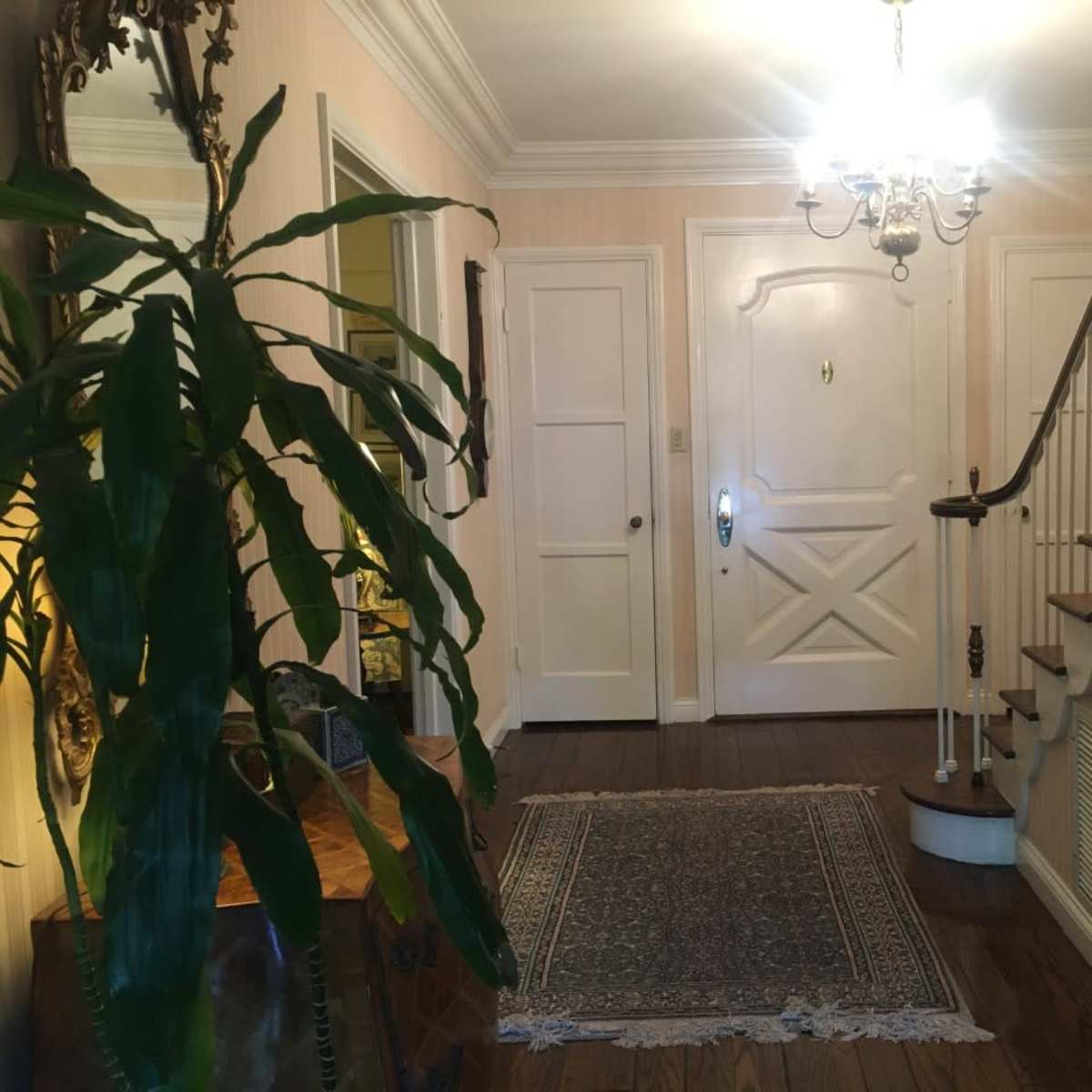 Classic Beverly Hills 90210 house with lush backyard and pool., Beverly ...