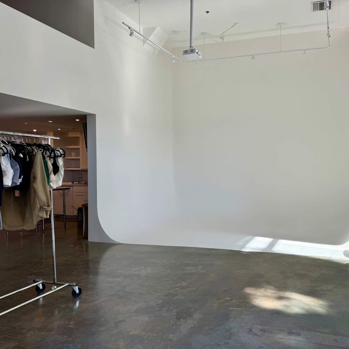 Venice Photo Studio with Beautiful Natural Light and Double Cyc Wall ...