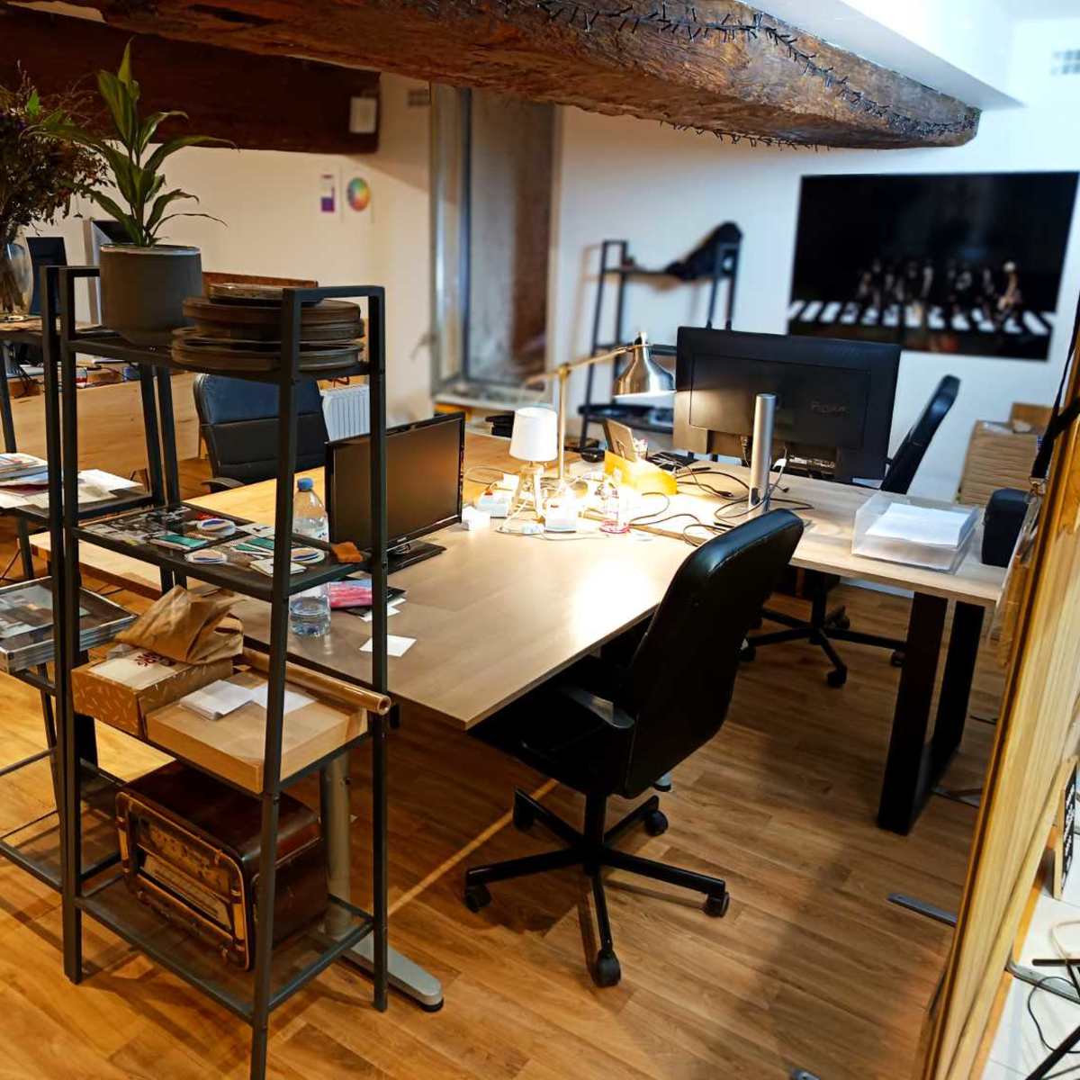 16th century renaissance studio (urban surroundings, 200m2, 60ft2 ...