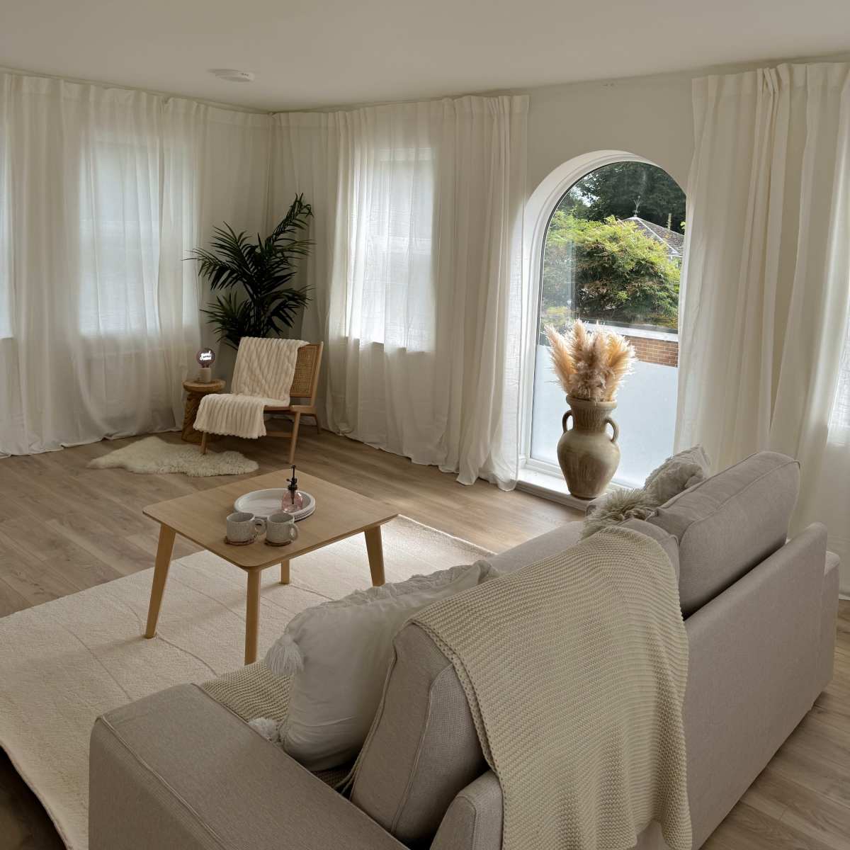 Bright Natural Daylight Aesthetic Photography Content Creation Studio ...