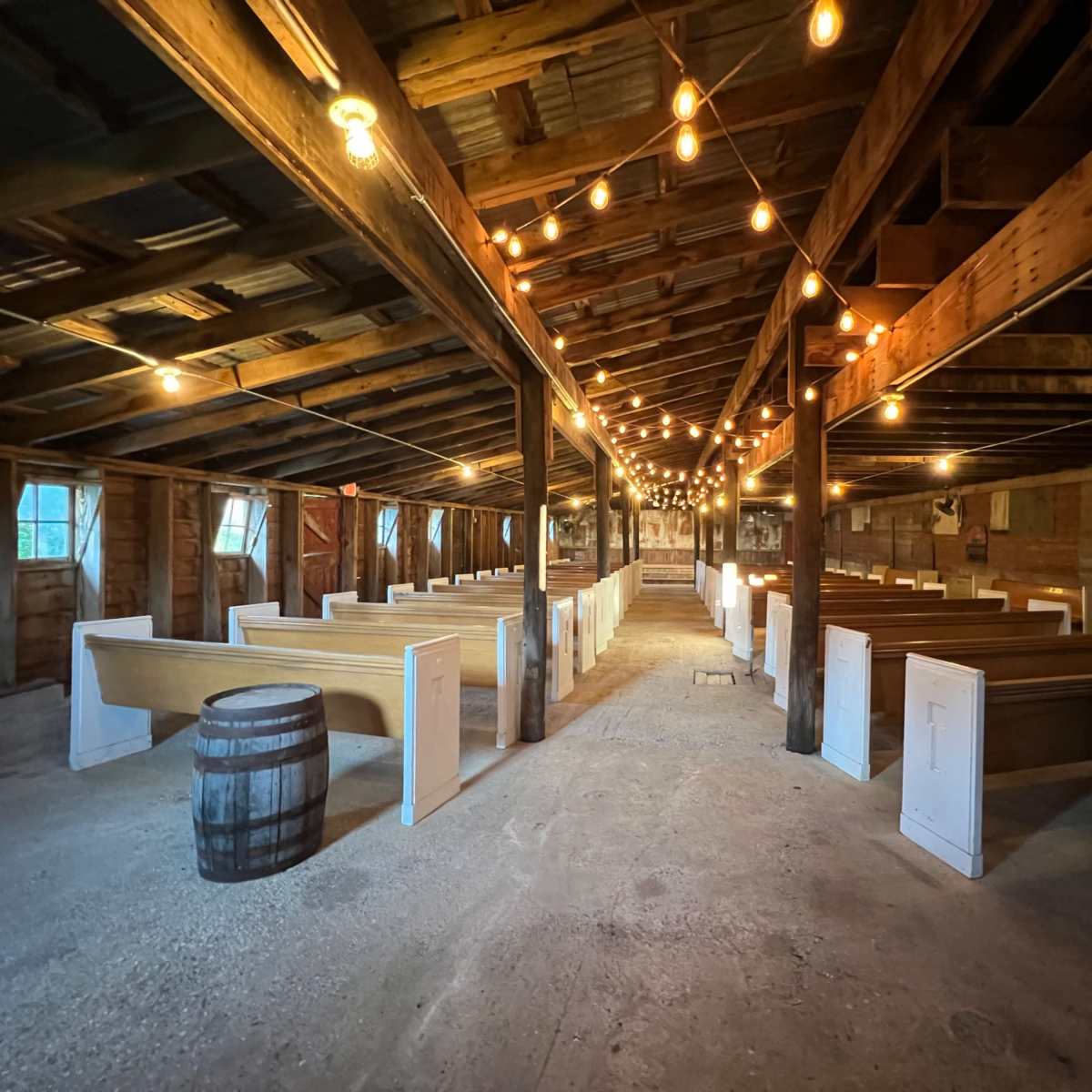 Rustic Barn & Victorian Home, Oregon, IL | Production | Peerspace