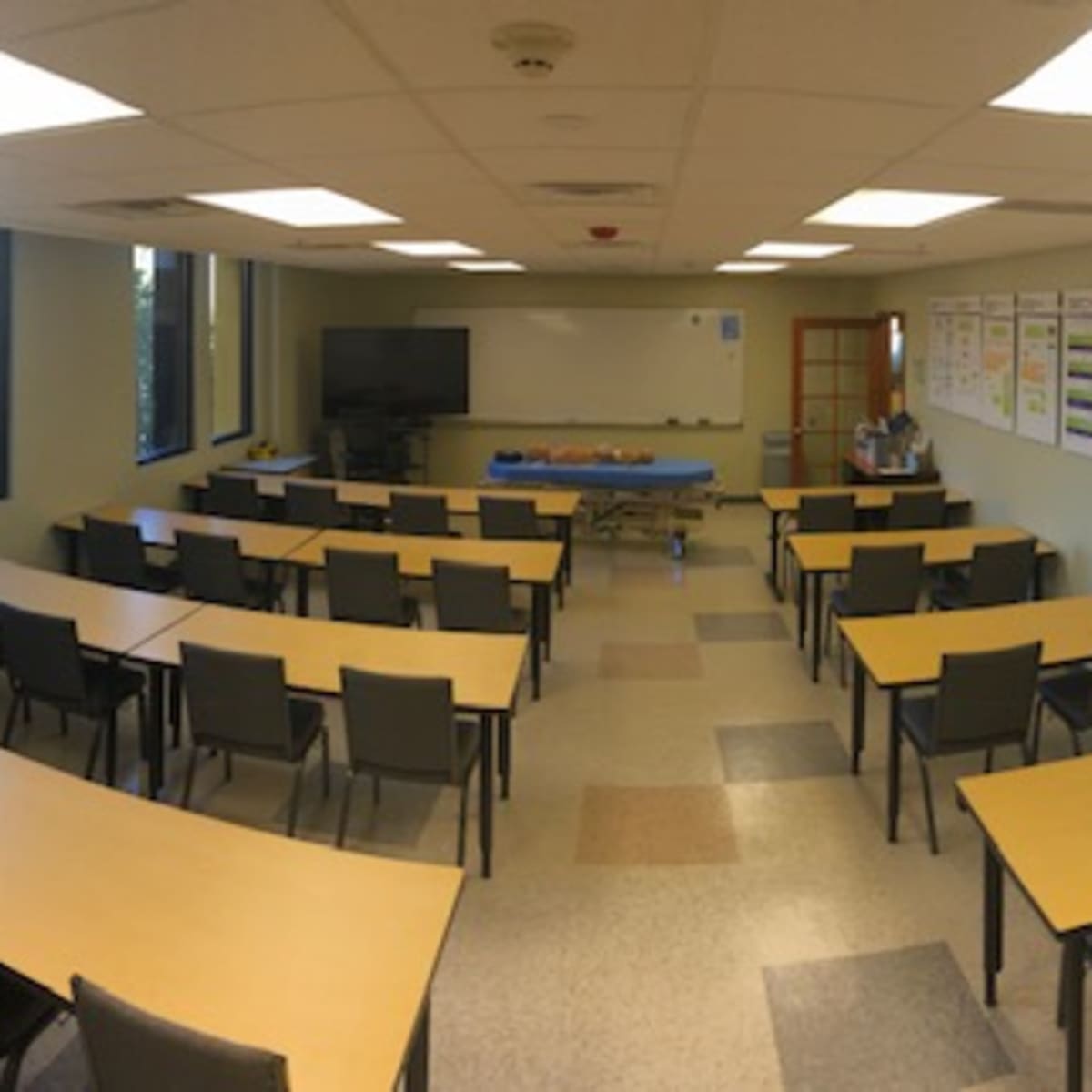 Large Classroom Meeting Space near the Federal Center and St. Anthony's ...