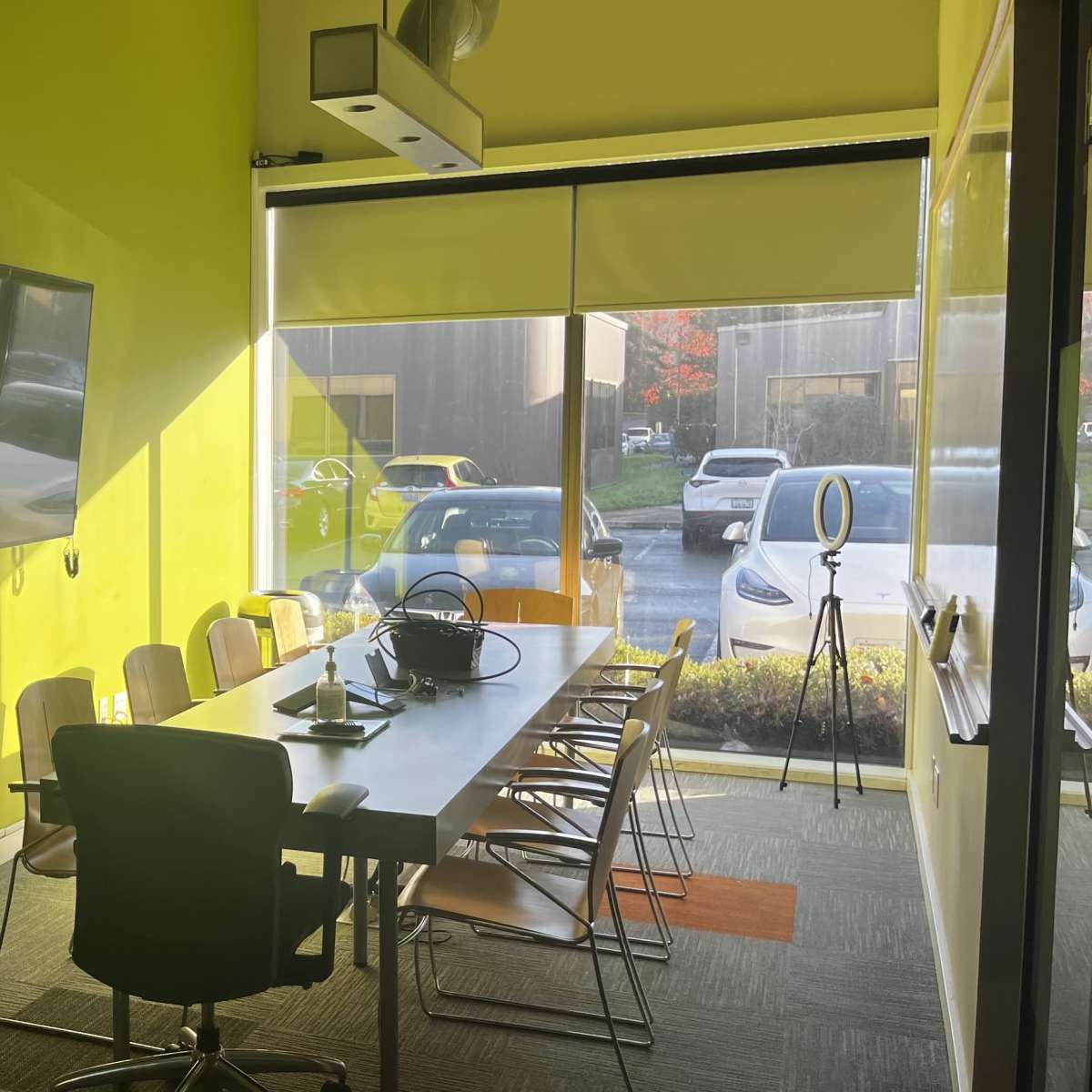 Baker Conference Room, Redmond, WA | Off-Site | Peerspace