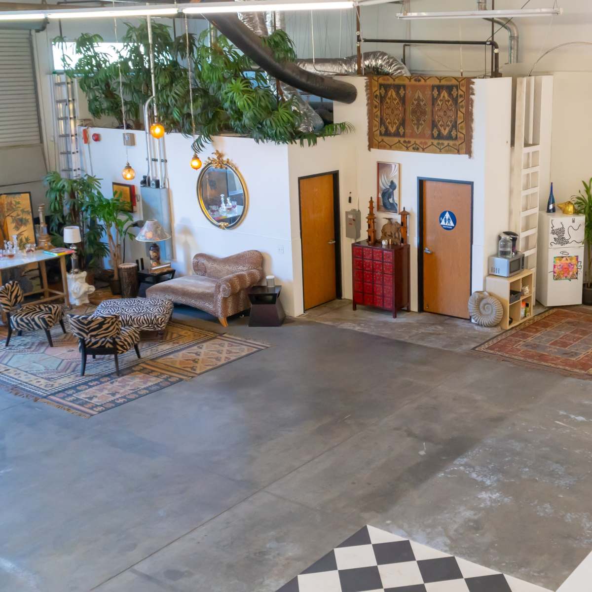 Awesome Westside Video & Photo Studio - 25ft Cyc Wall + Variety of ...