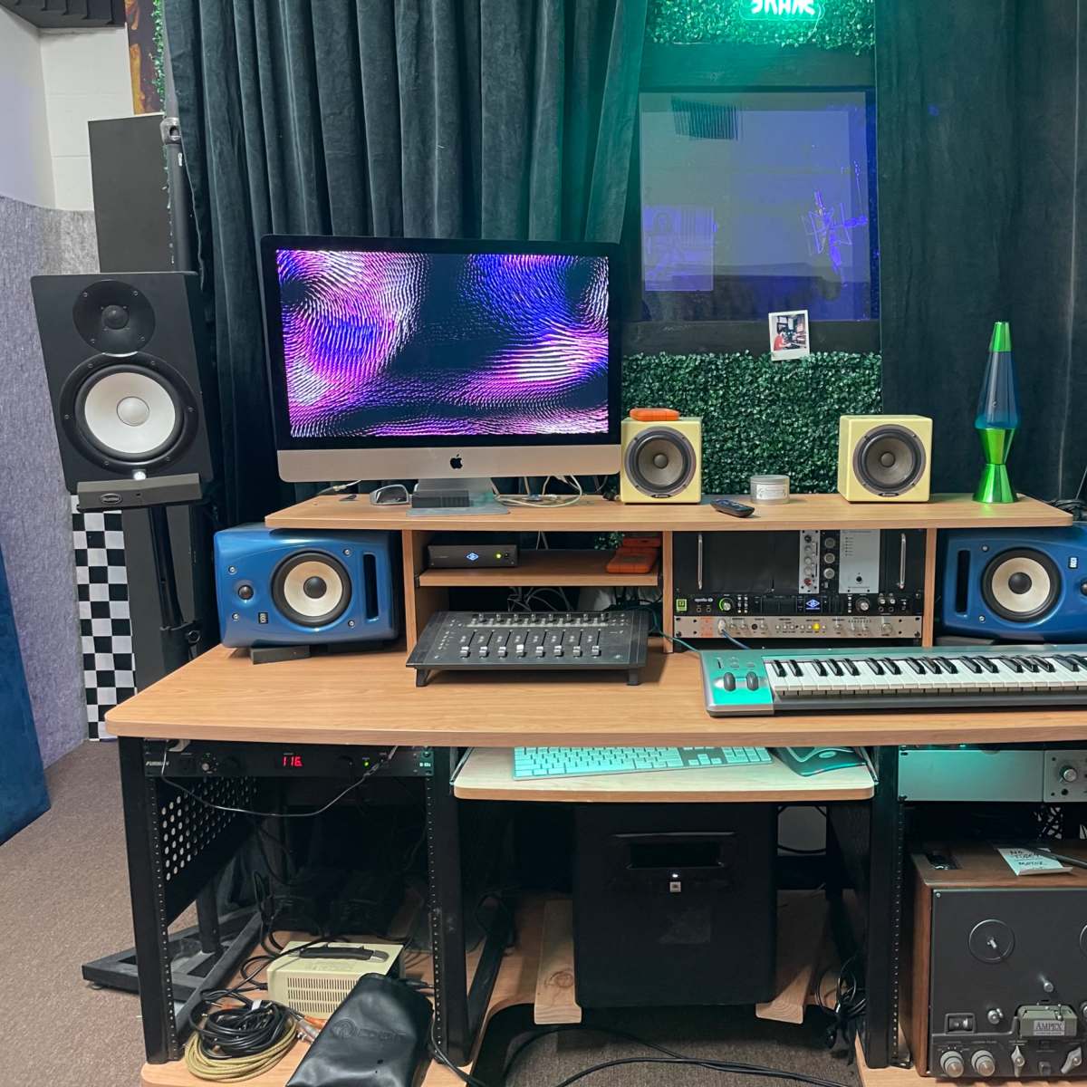 Intimate Recording Studio with Vocal Booth, Valley Glen, CA ...