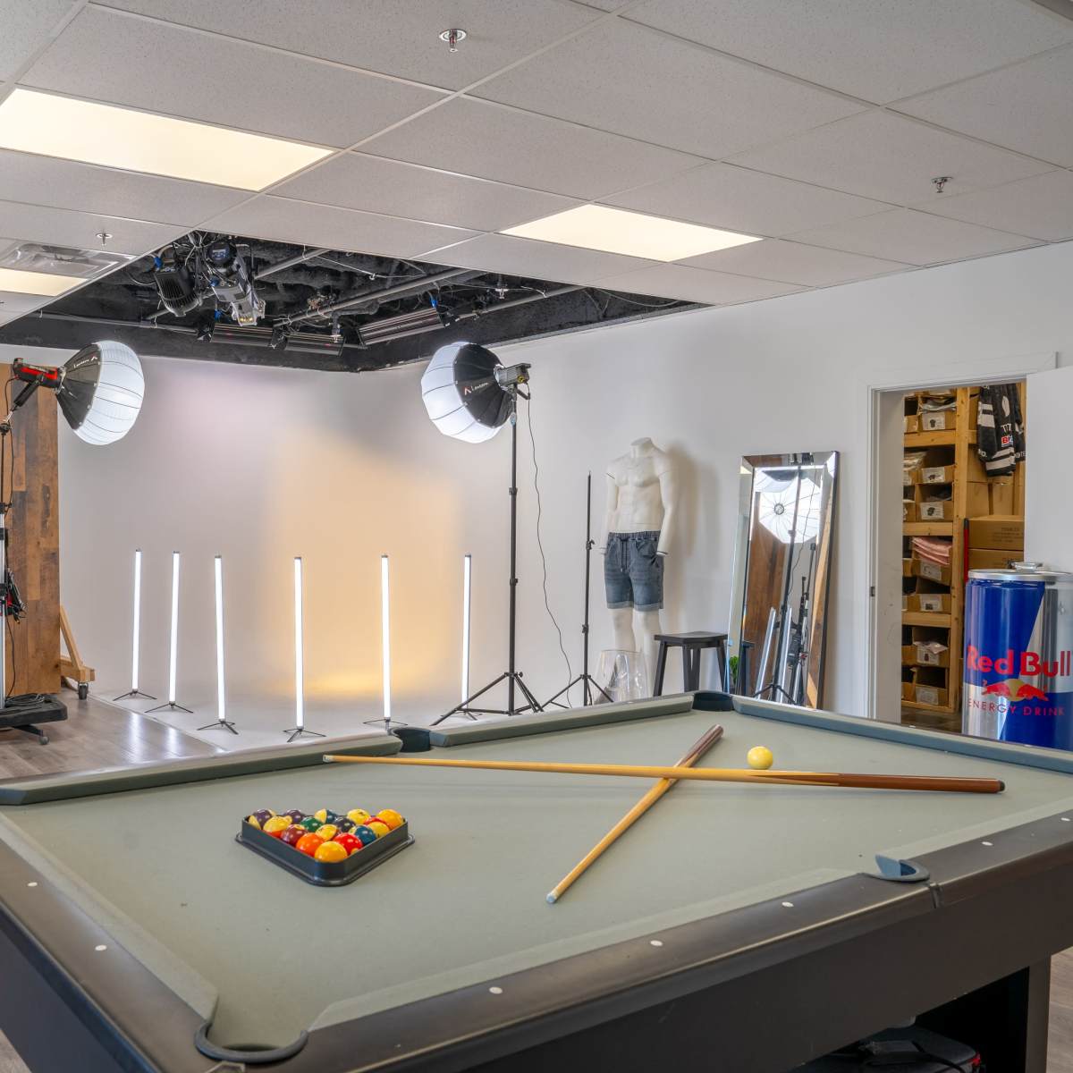Cyclical Wall & Photo Studio, Mississauga | Production | Peerspace
