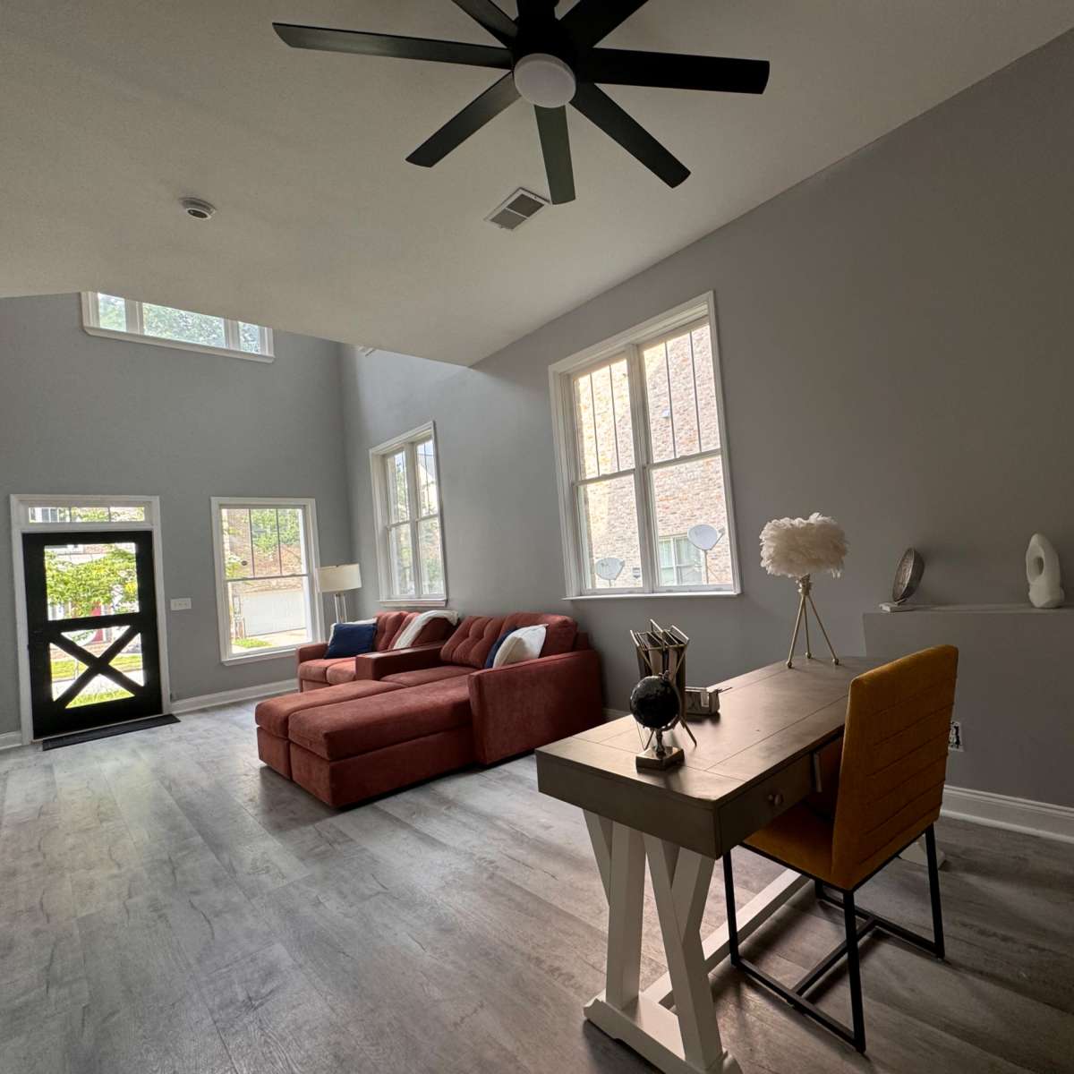 Luxury 3 Level Townhome Natural Light, Filming Equipment Included ...