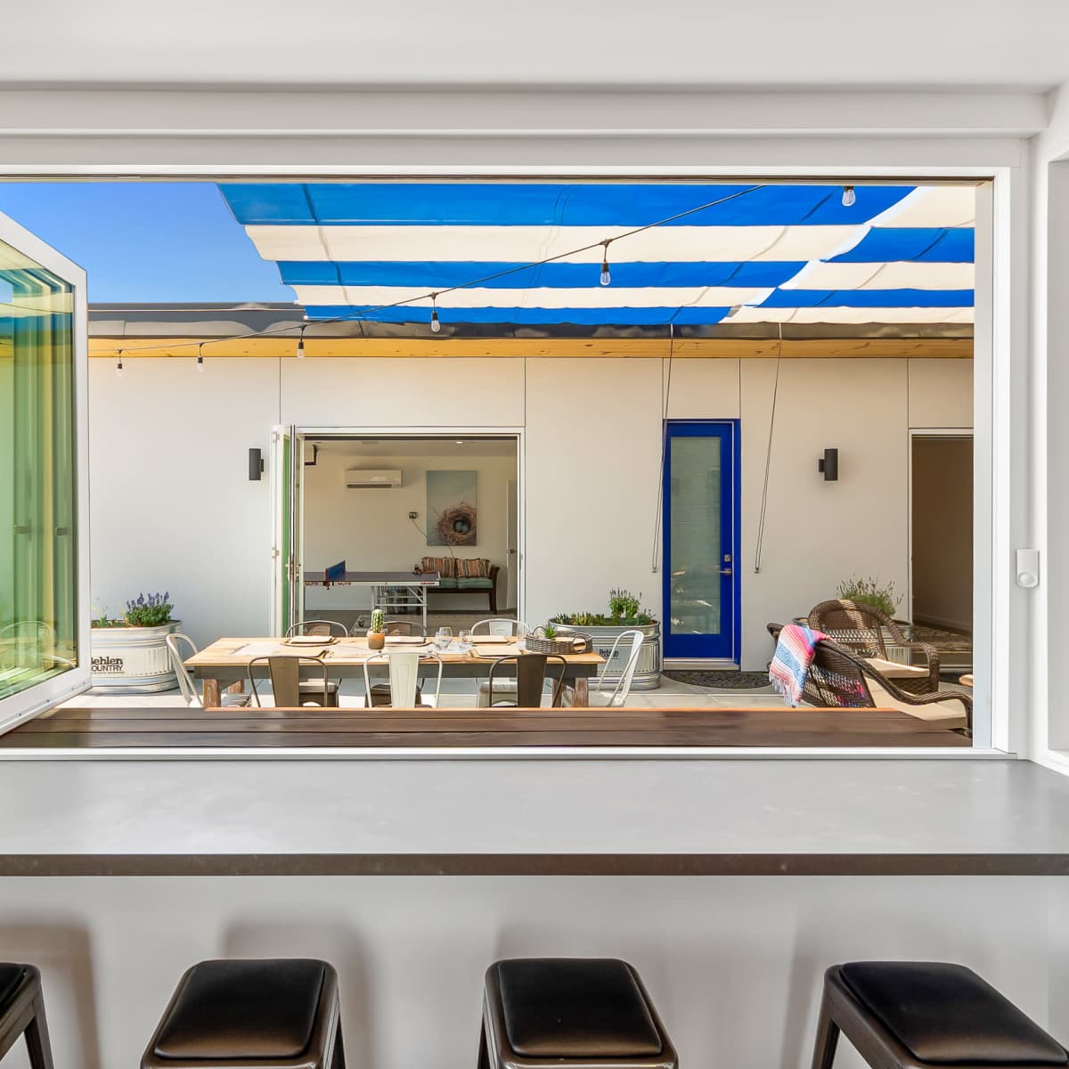 Joshua Tree Desert Indoor/Outdoor Cove Home, Yucca Valley, CA ...