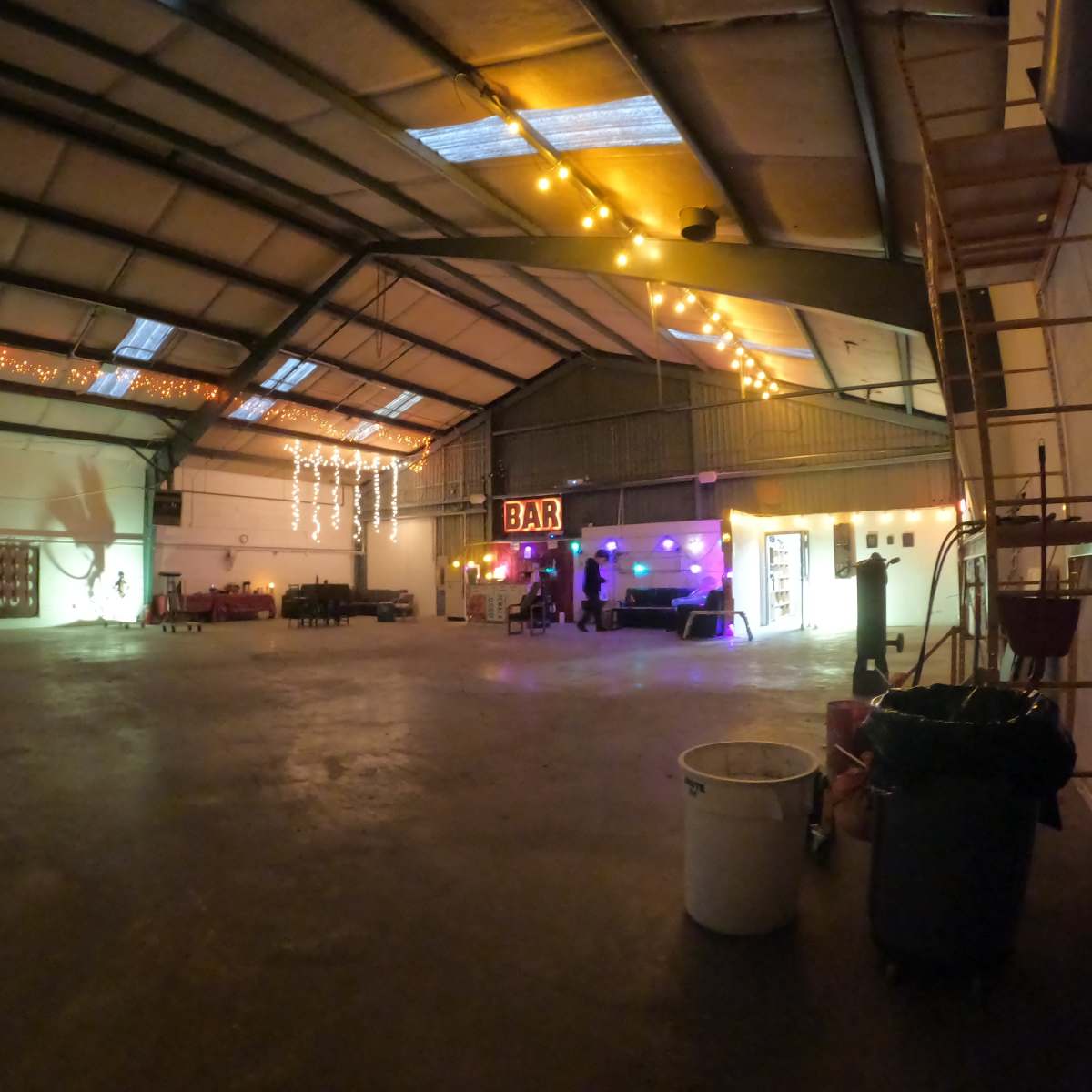 South Park Industrial Warehouse with tons of open floor space and a bar ...