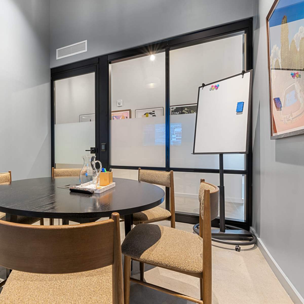 M02: Meeting Room for 6 in Boutique Office, Brooklyn, NY | Off-Site ...